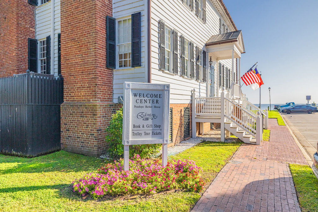 A Walking Guide to Downtown Edenton, NC | Our State